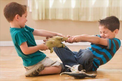 A relação entre irmãos: um vínculo único - Sou Mamãe A relação entre irmãos: um vínculo único - Sou Mamãe